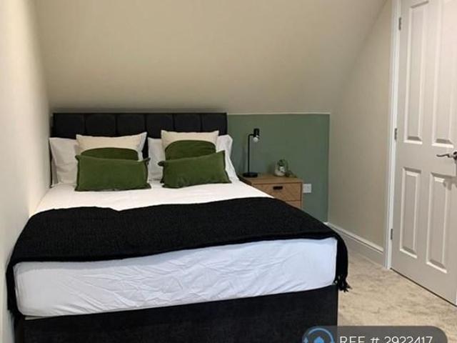 1 bedroom in a house share to rent