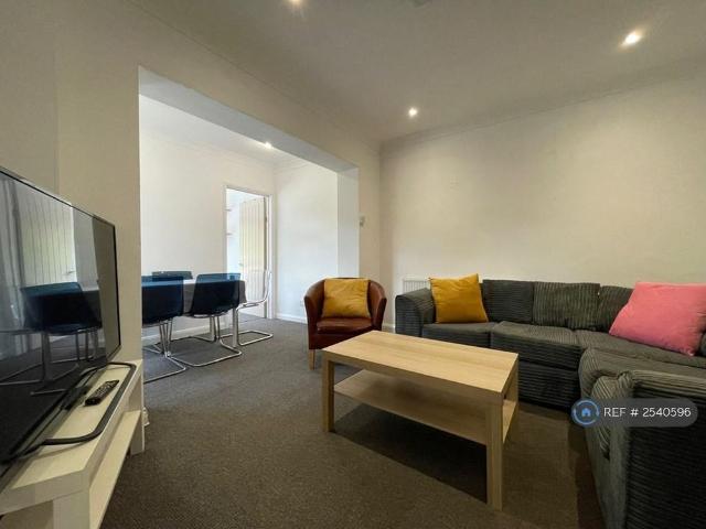 1 bedroom in a house share to rent