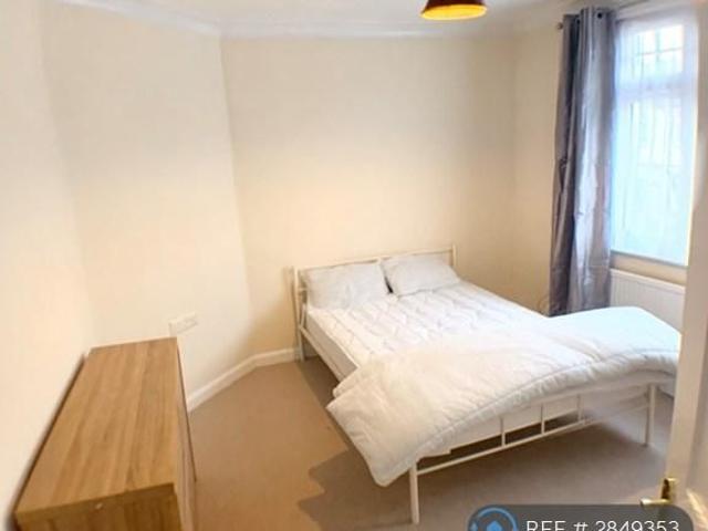 1 bedroom in a house share to rent