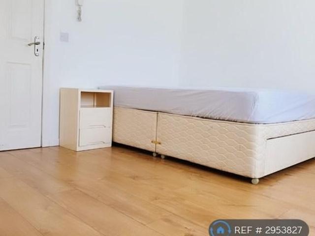 1 bedroom in a house share to rent