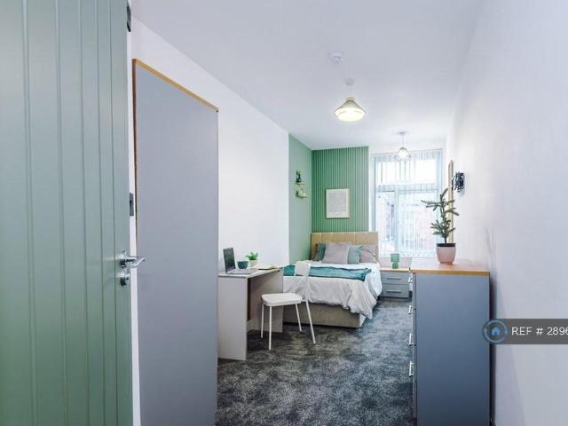 1 bedroom in a house share to rent