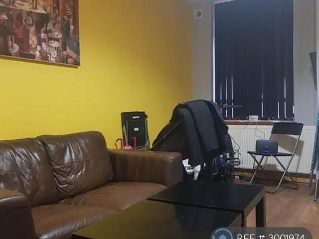 1 bedroom in a house share to rent