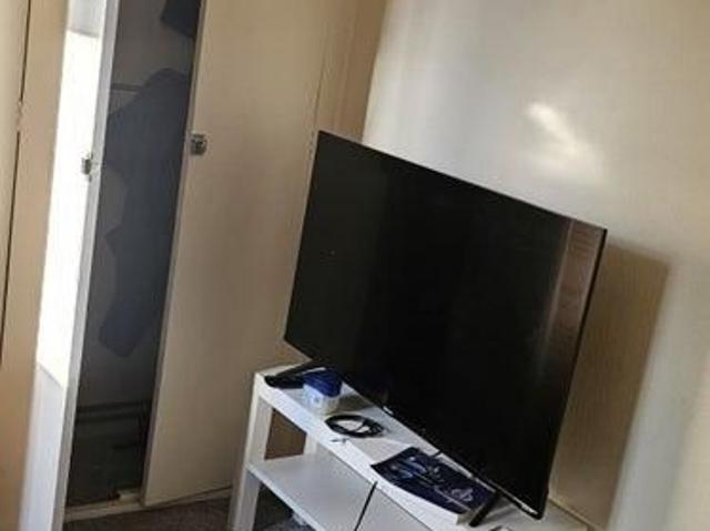 1 bedroom in a house share to rent