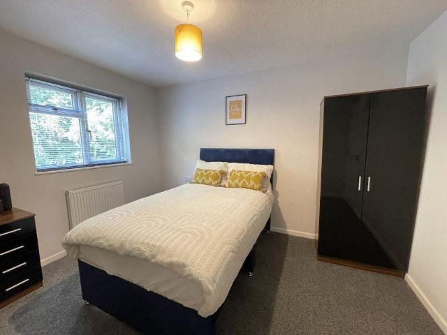 1 bedroom in a house share to rent