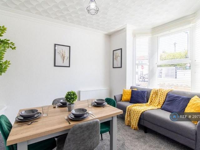 1 bedroom in a house share to rent