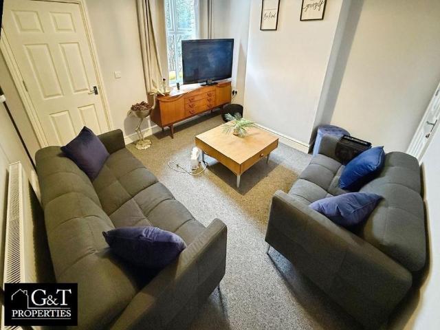 1 bedroom in a house share to rent