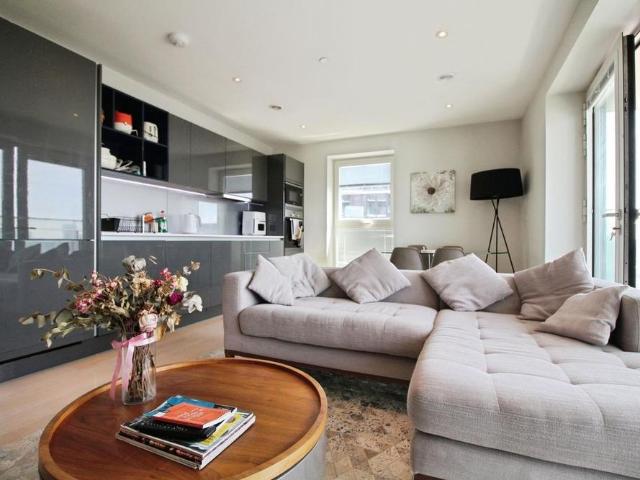 1 bedroom in a house share to rent