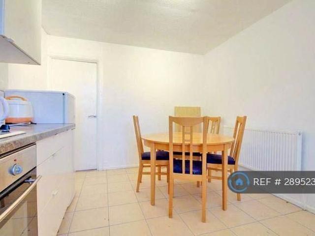 1 bedroom in a house share to rent