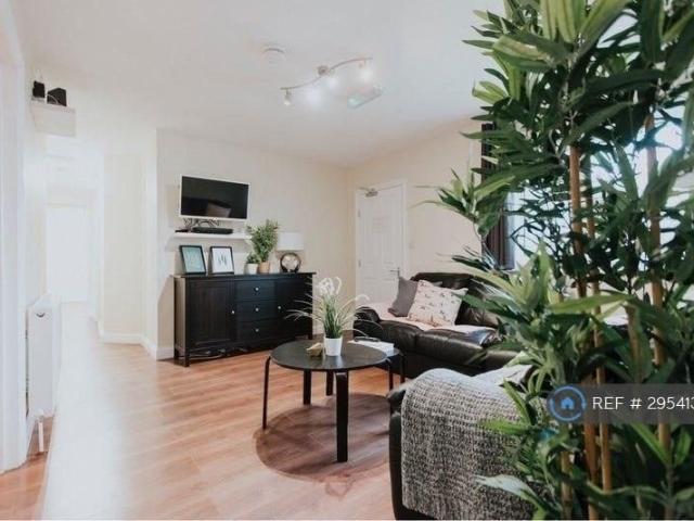 1 bedroom in a house share to rent