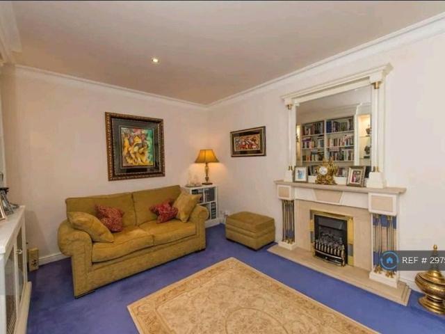 1 bedroom in a house share to rent