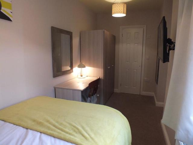 1 bedroom in a house share to rent