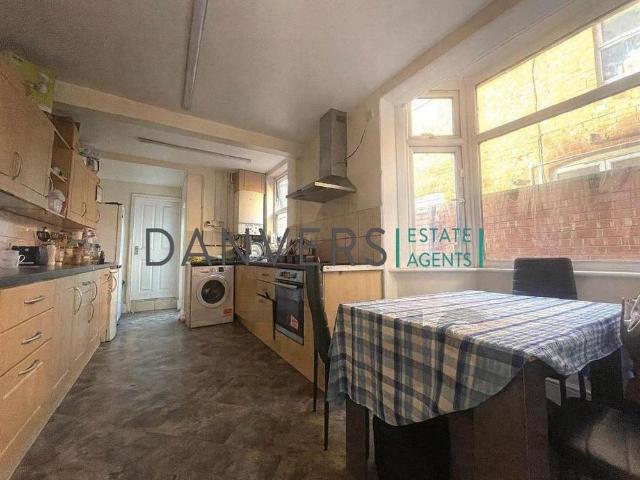 1 bedroom in a house share to rent