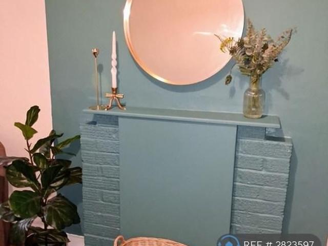 1 bedroom in a house share to rent