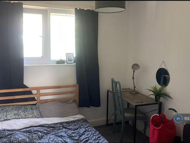 1 bedroom in a house share to rent
