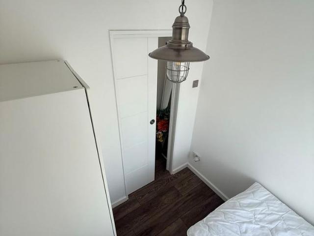 1 bedroom in a house share to rent