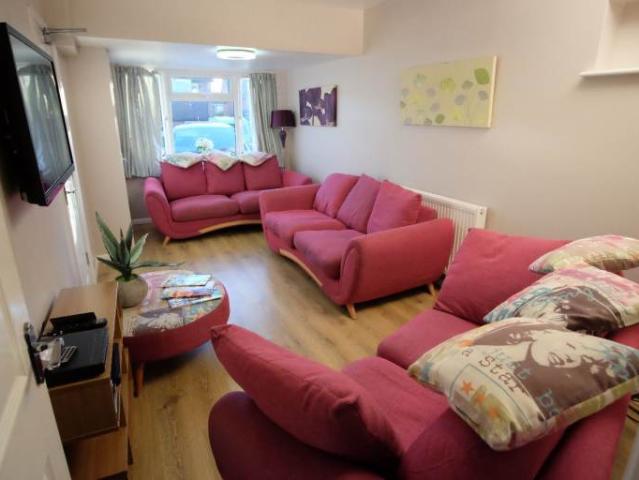 1 bedroom in a house share to rent