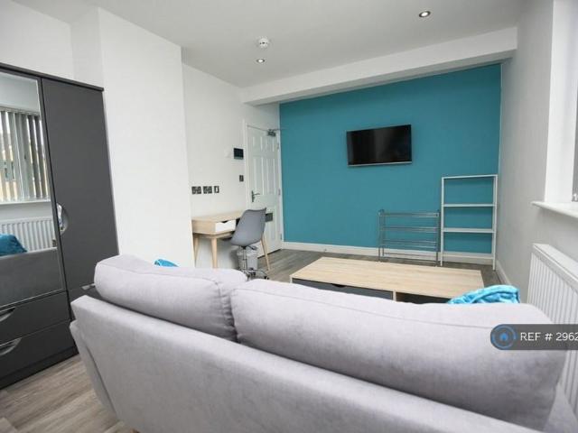 1 bedroom in a house share to rent