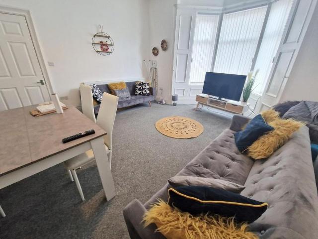 1 bedroom in a house share to rent