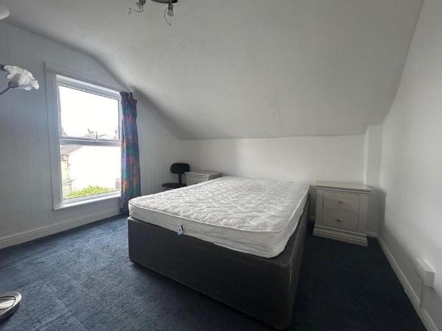 1 bedroom in a house share to rent