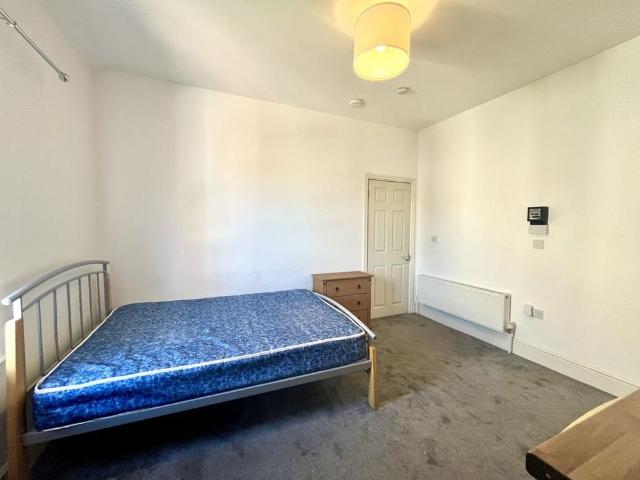 1 bedroom in a house share to rent