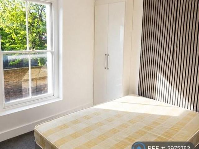1 bedroom in a house share to rent
