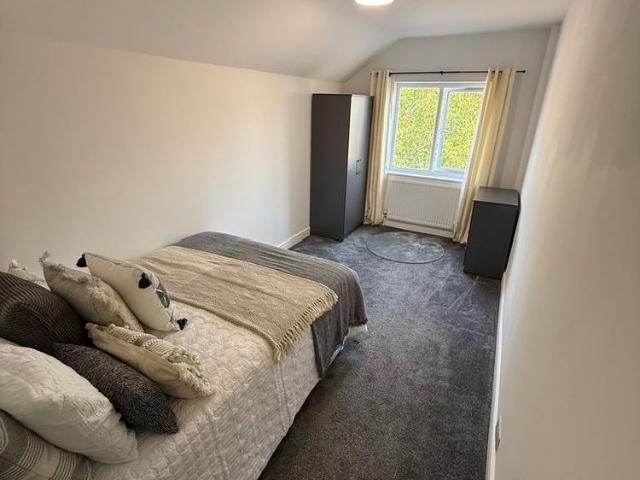 1 bedroom in a house share to rent