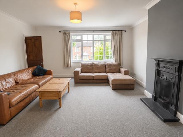 1 bedroom in a house share to rent