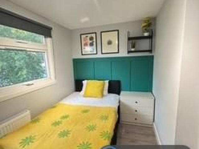 1 bedroom in a house share to rent