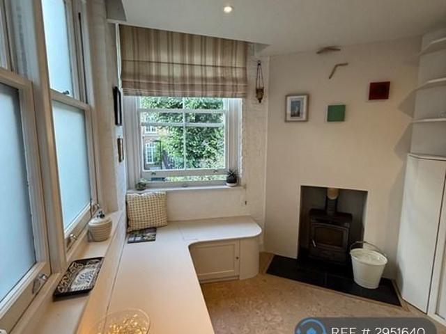 1 bedroom in a house share to rent