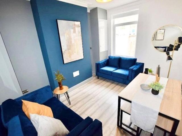 1 bedroom in a house share to rent