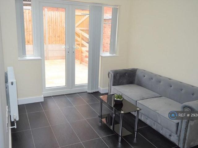 1 bedroom in a house share to rent