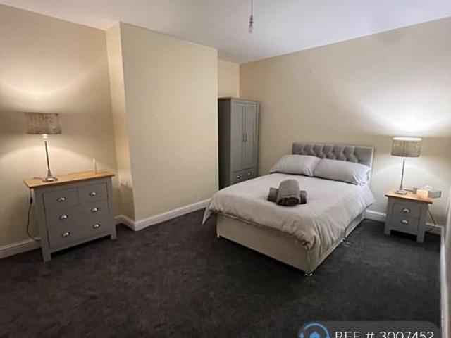 1 bedroom in a house share to rent