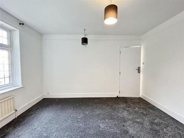 1 bedroom in a house share to rent