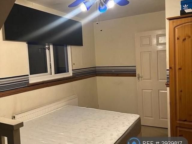 1 bedroom in a house share to rent