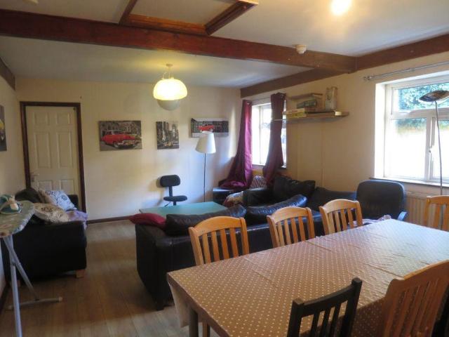 1 bedroom in a house share to rent