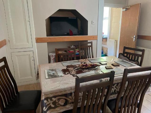 1 bedroom in a house share to rent