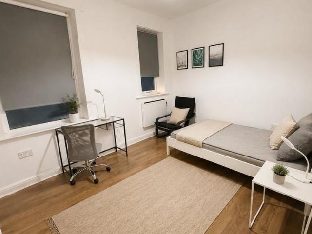 1 bedroom in a house share to rent