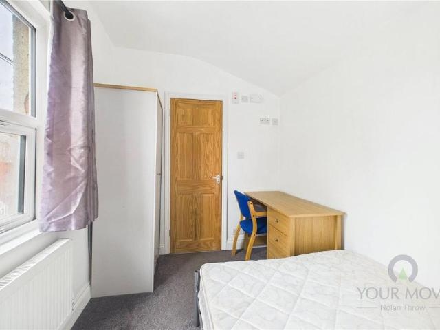 1 bedroom in a house share to rent