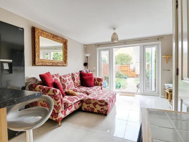 1 bedroom in a house share to rent