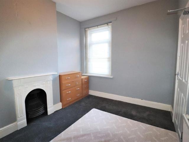 1 bedroom in a house share to rent