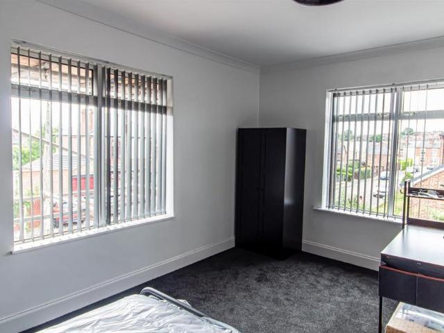 1 bedroom in a house share to rent