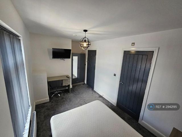 1 bedroom in a house share to rent