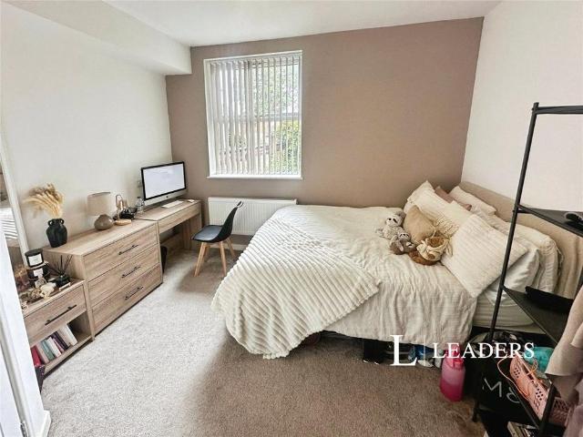 1 bedroom in a house share to rent