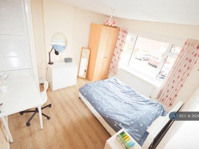 1 bedroom in a house share to rent