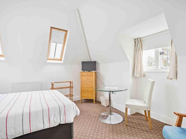 1 bedroom in a house share to rent