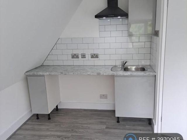 1 bedroom in a house share to rent