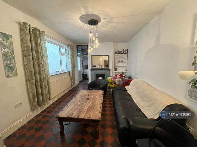 1 bedroom in a house share to rent