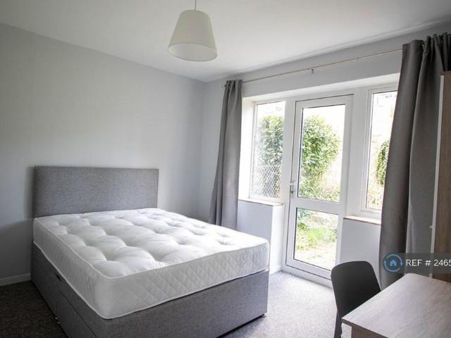 1 bedroom in a house share to rent