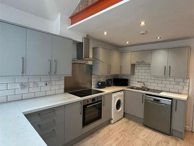 1 bedroom in a house share to rent