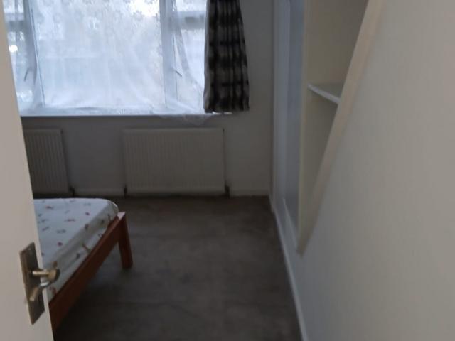 1 bedroom in a house share to rent